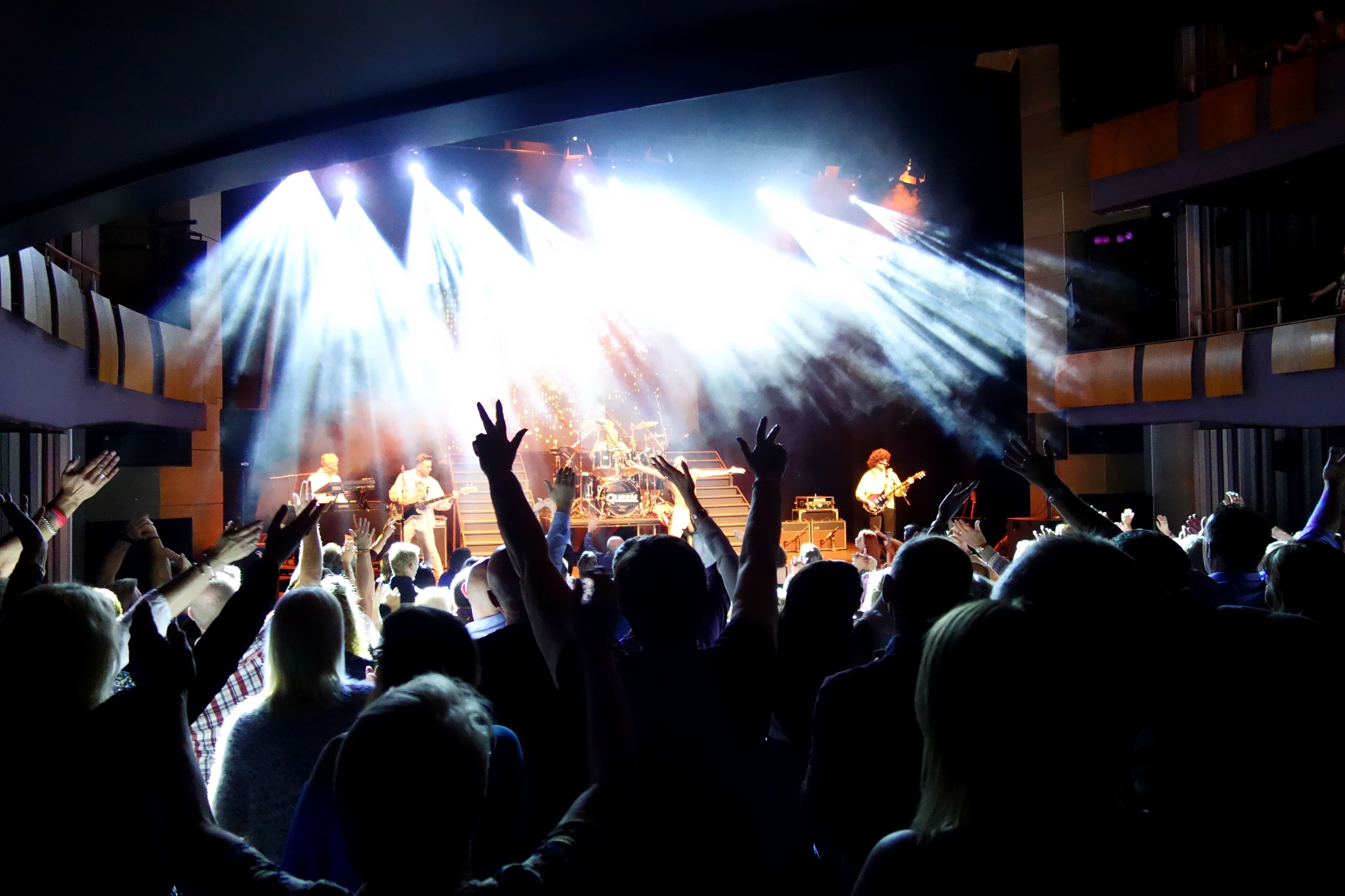 Book Flash Queen tribute band for concerts, theatre's and special events