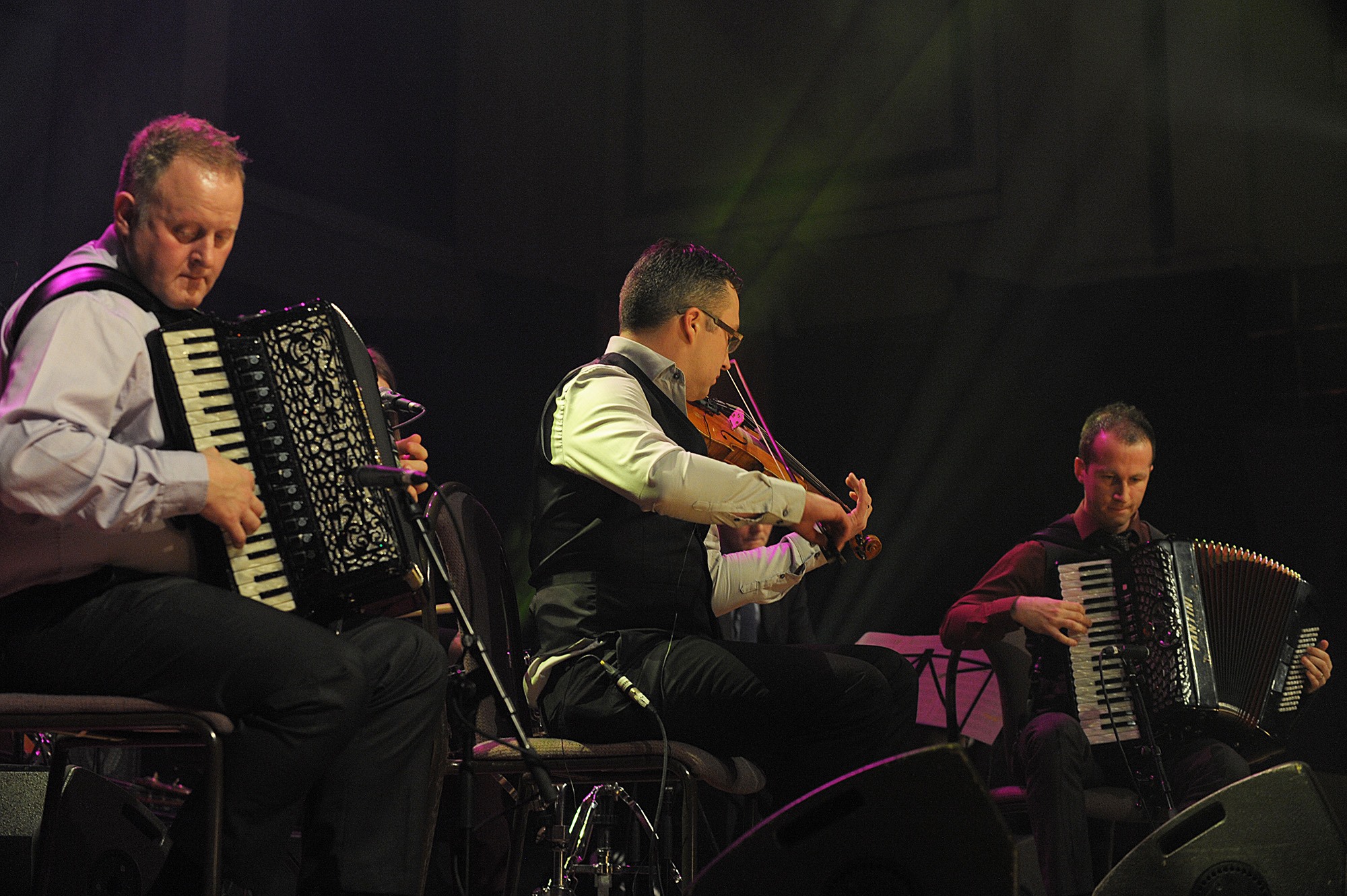 Deoch n - Neil Drover Entertainment Agency for live music, presenters ...