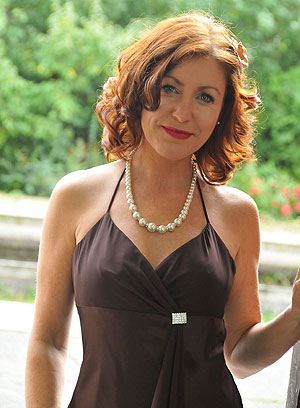 Singer Lisa Martin is a top class singer for Weddings and functions