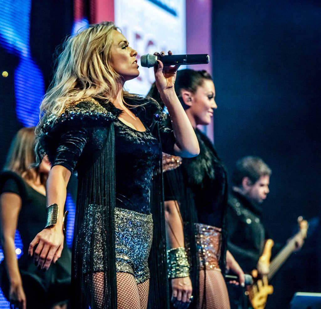 ipop. 3jpg - Neil Drover Entertainment Agency for live music ...