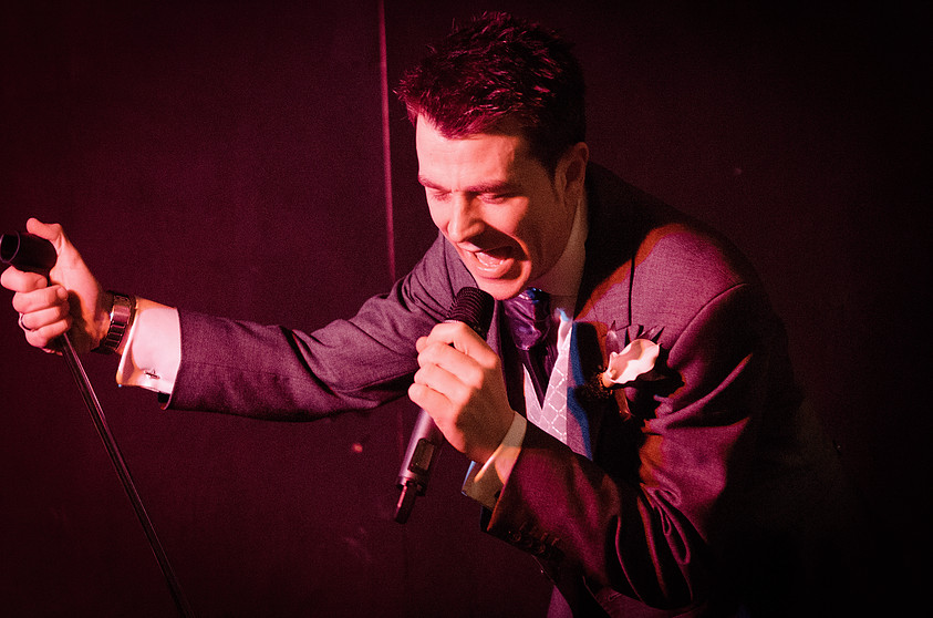 Book Swing Singer Jamie Mac for cabaret weddings and events