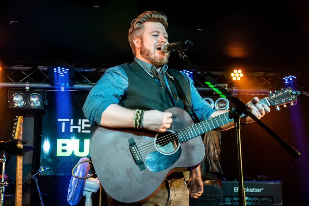 Martin James Guitarist Singer-Neil Drover Entertainment - Neil Drover ...