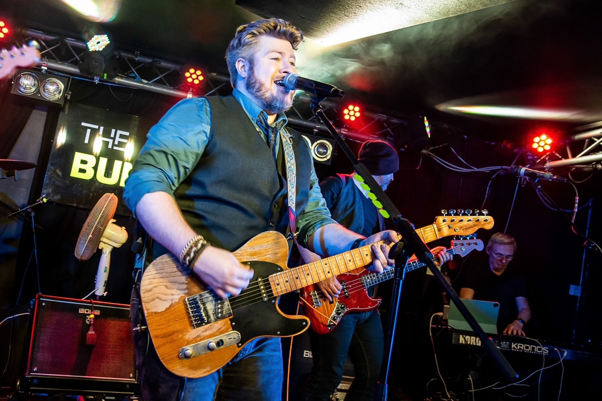 Martin James Guitarist Singer-Neil Drover Entertainment - Neil Drover ...