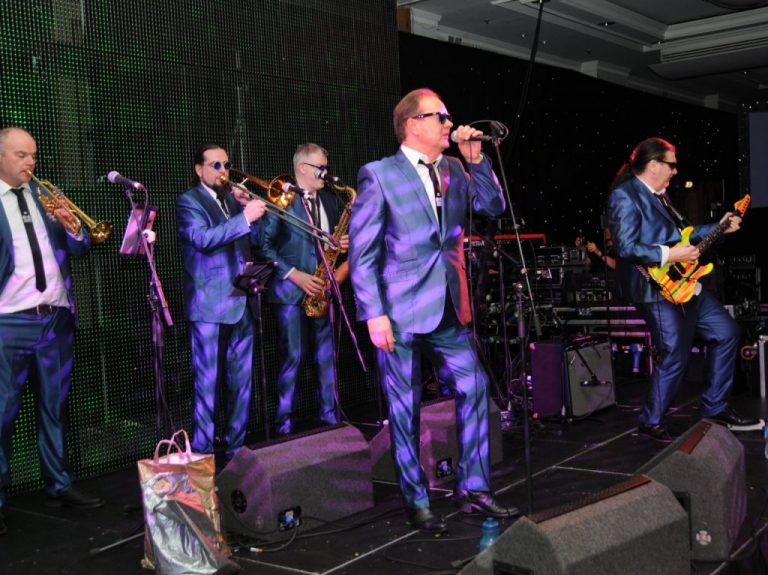 Big Vern N'the Shootahs -Neil Drover - Neil Drover Entertainment Agency ...